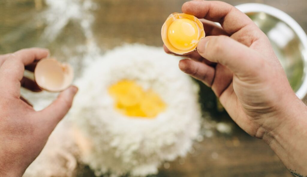 Egg Jokes: The Ultimate Collection of Funny One-Liners and Puns